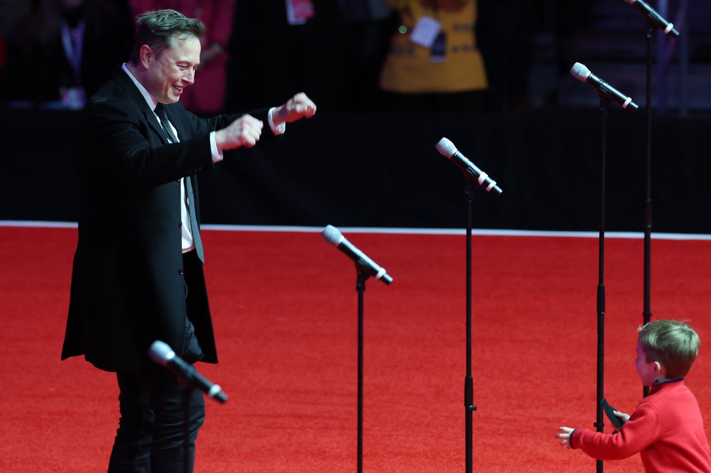 Elon Musk Giggles Through Awkward Trump Inaugural Eve Rally Appearance