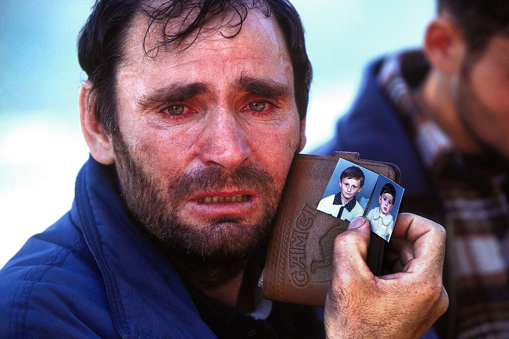 Love and War Through Peter Turnley’s Lens (PHOTOS)