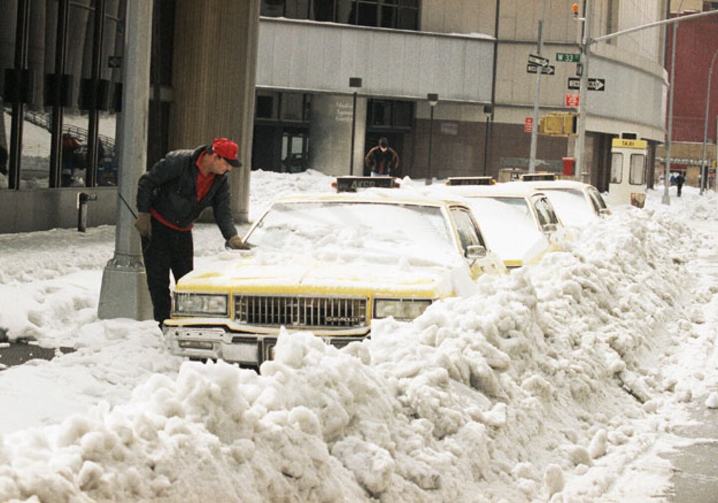 Snowed In: See America’s Worst Blizzards (Photos)