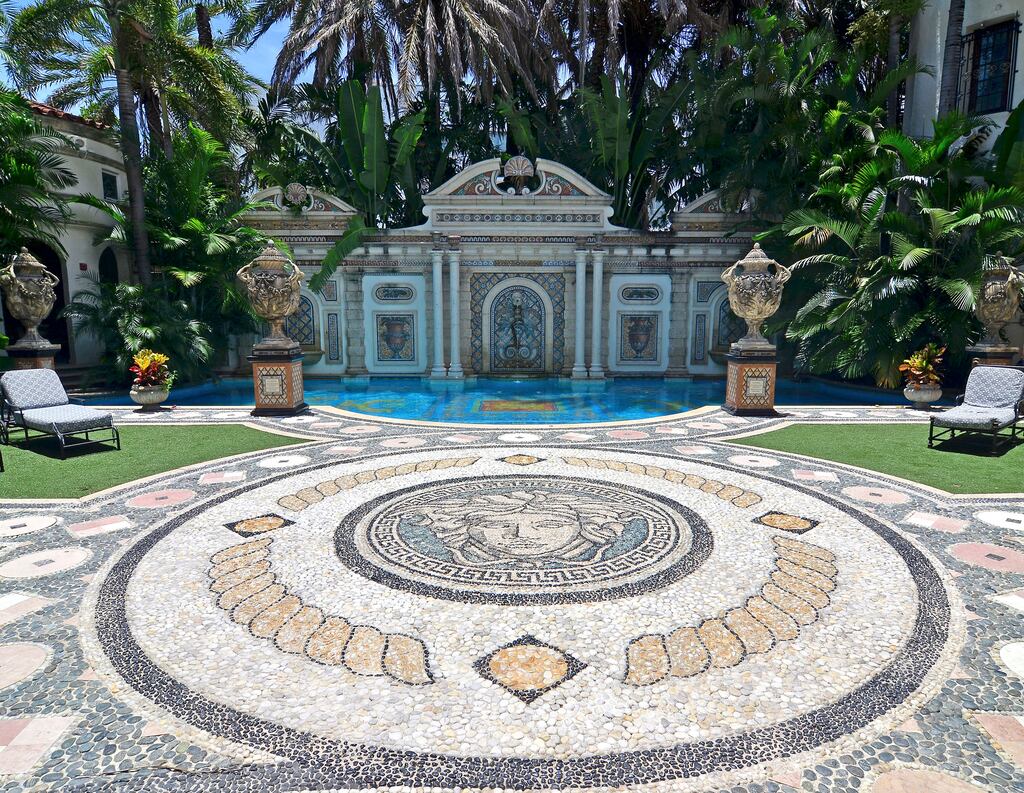 OMG I Want This House: Versace Edition