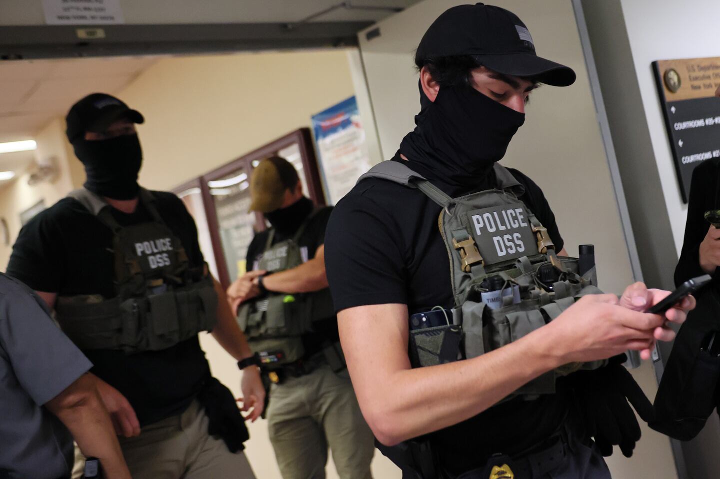 MAGA ‘View’ Host Elisabeth Hasselbeck Jeered for Wild Defense of ICE Masks