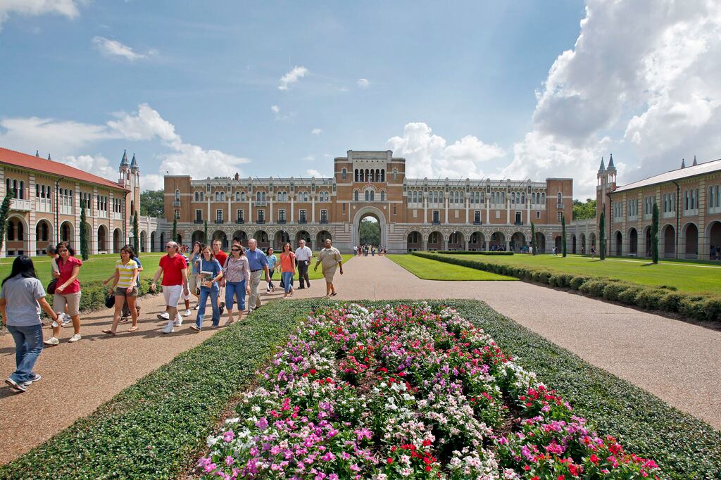 25 Happiest Colleges (Photos)
