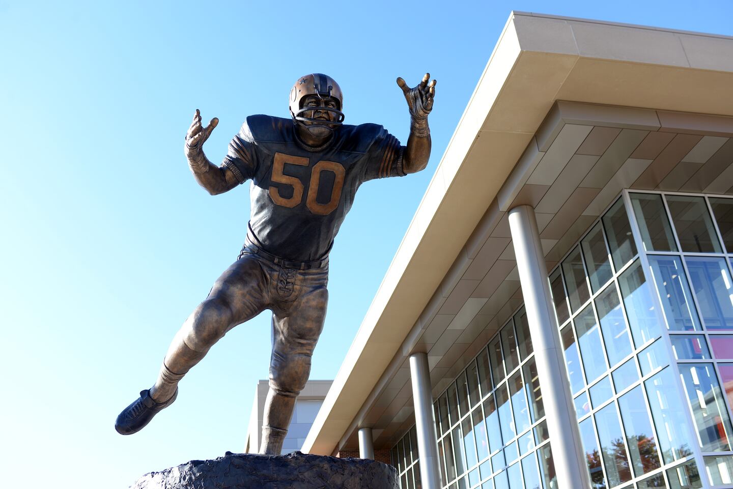 Legendary Chicago Bears Linebacker Dick Butkus Dies at 80