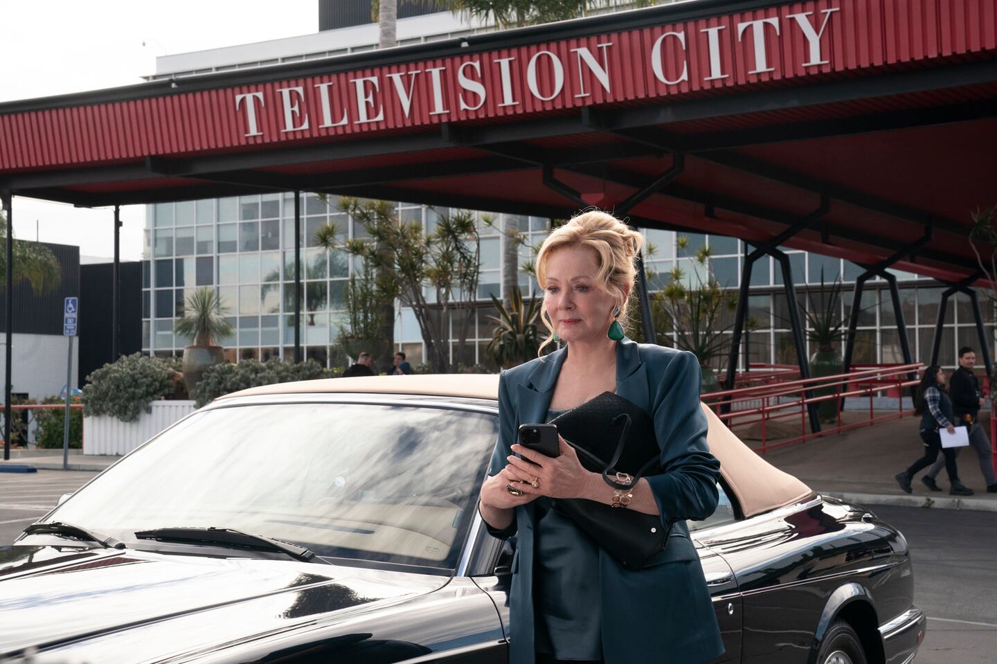 ‘Hacks’ Season 3 Finale Recap: A Big Twist Shows Ava Is Deborah’s Best ...