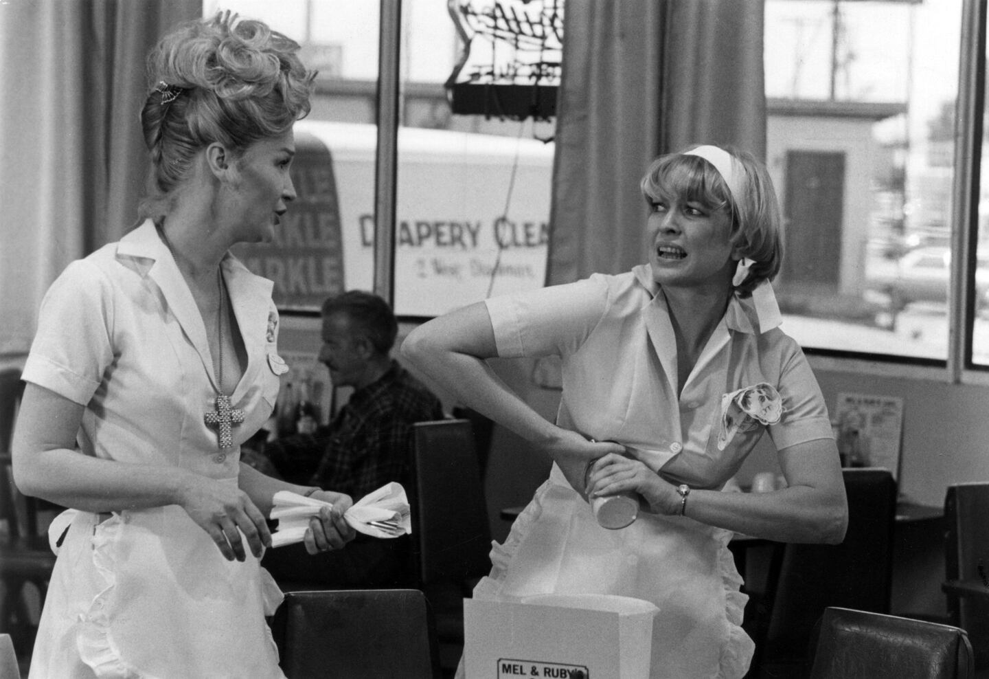 Laura Dern Reveals Her Oscar-Nominated Mother Diane Ladd Has Died at 89