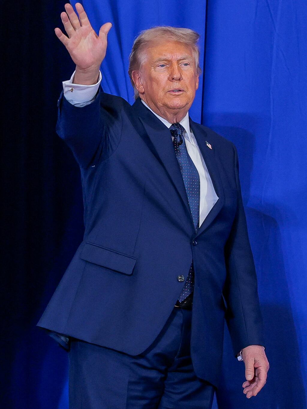 Trump’s Body Gets Humiliating Side-by-Side Reality Check With NFL ...