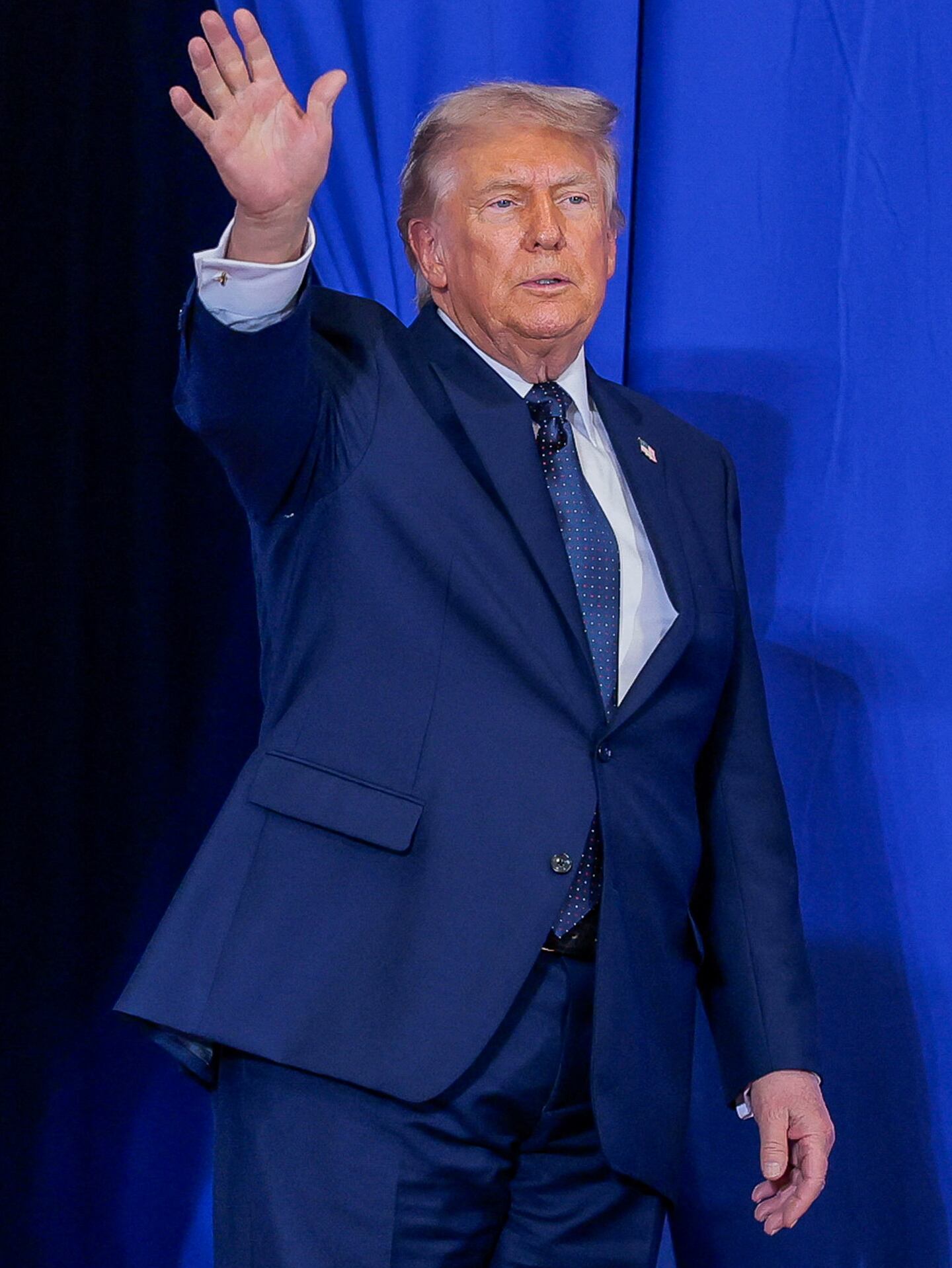Trump’s Body Gets Humiliating Side-by-Side Reality Check With NFL ...