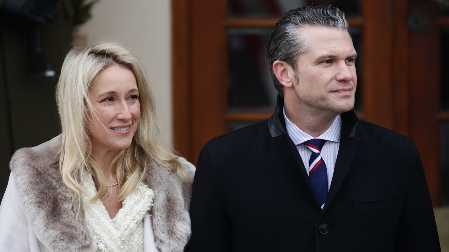 White House Scrambles to Find People Prepared to Work for Pete Hegseth