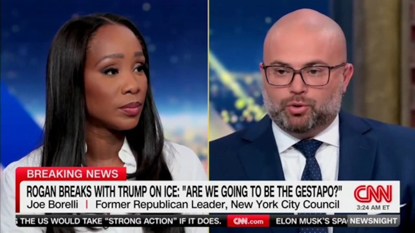 MAGA Star Admits Joe Rogan Is a ‘Problem’ for Trump