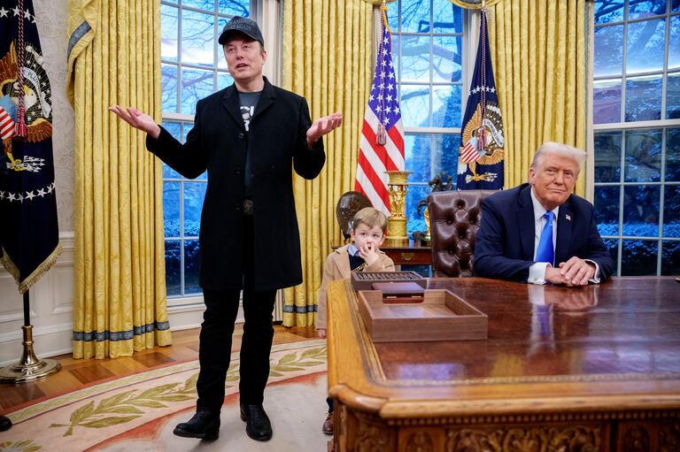 Trump Sends Resolute Desk for Touch-Up After Musk’s Son Seemingly Wiped a Booger on It