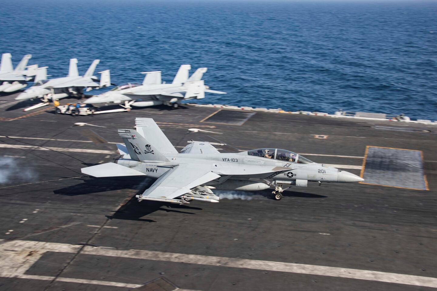 Another $70 Million F/A-18 Super Hornet Fighter Jet Sinks Into Sea ...