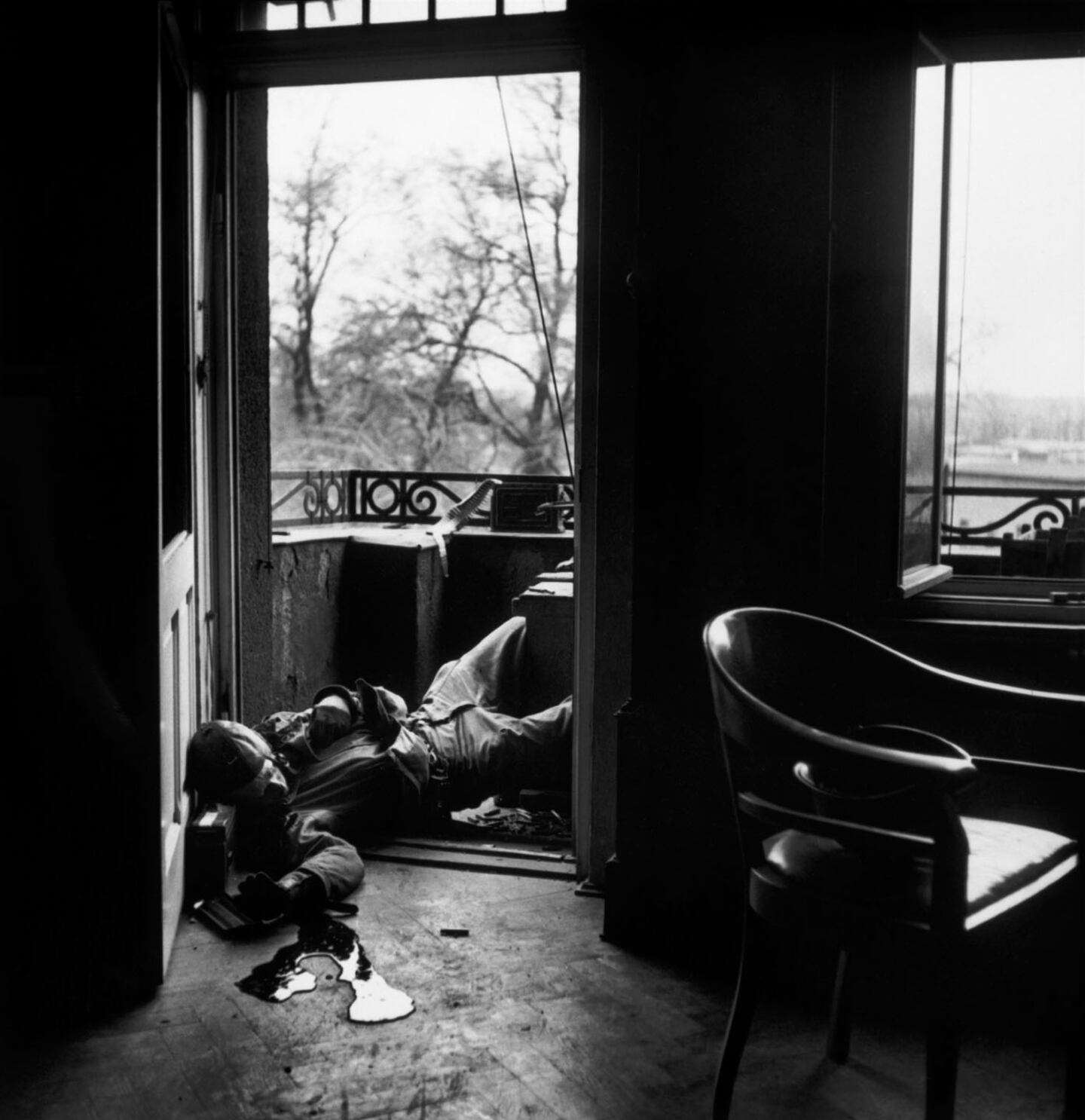 Robert Capa at 100 (PHOTOS)