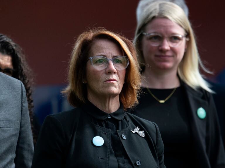 Minnesota Lawmaker Nicole Mitchell to Resign After Breaking Into Home ...