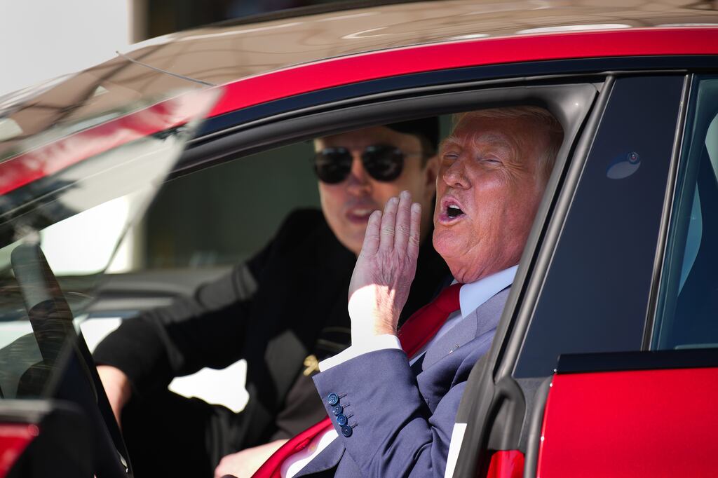 Trump Plays Tesla Car Salesman as Musk’s Net Worth Tanks