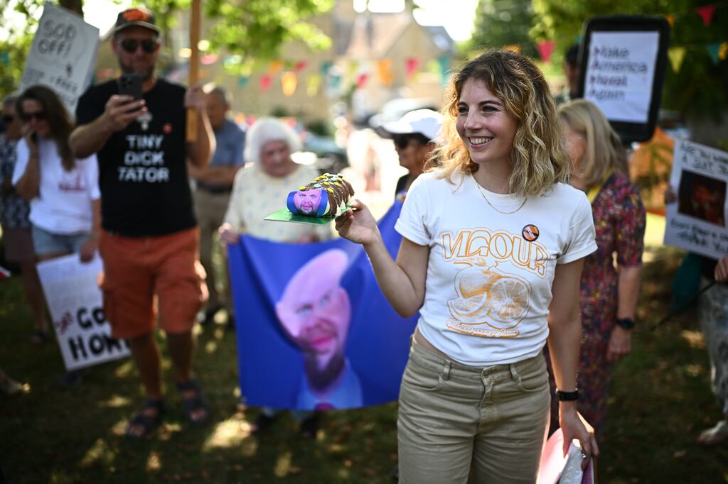 Vance Mocked With Chubby-Face Memes as Protesters Tell Him to ‘Go Home ...