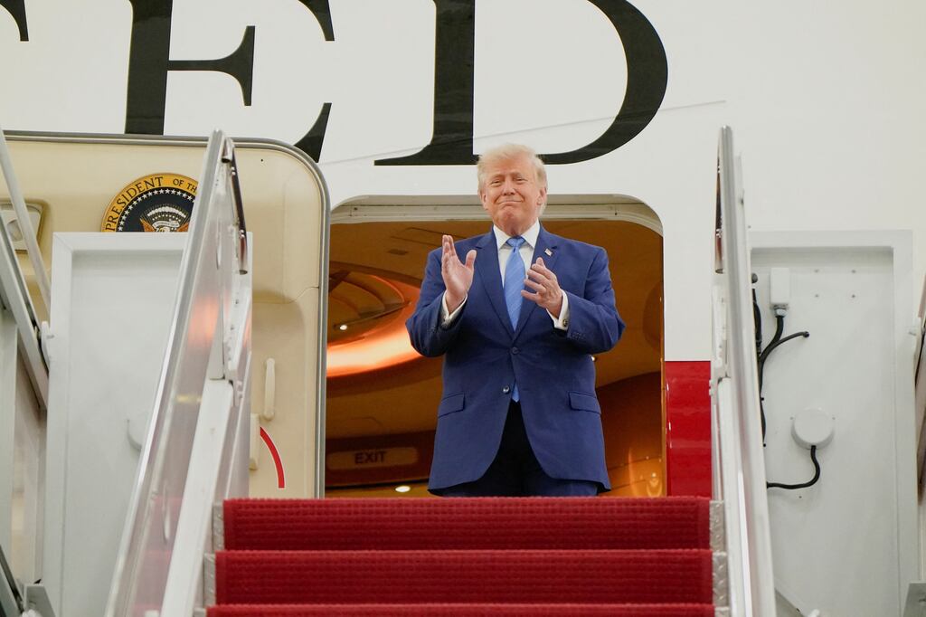 Pope Leo Offers Reality Check After Trump’s Desperate Claim