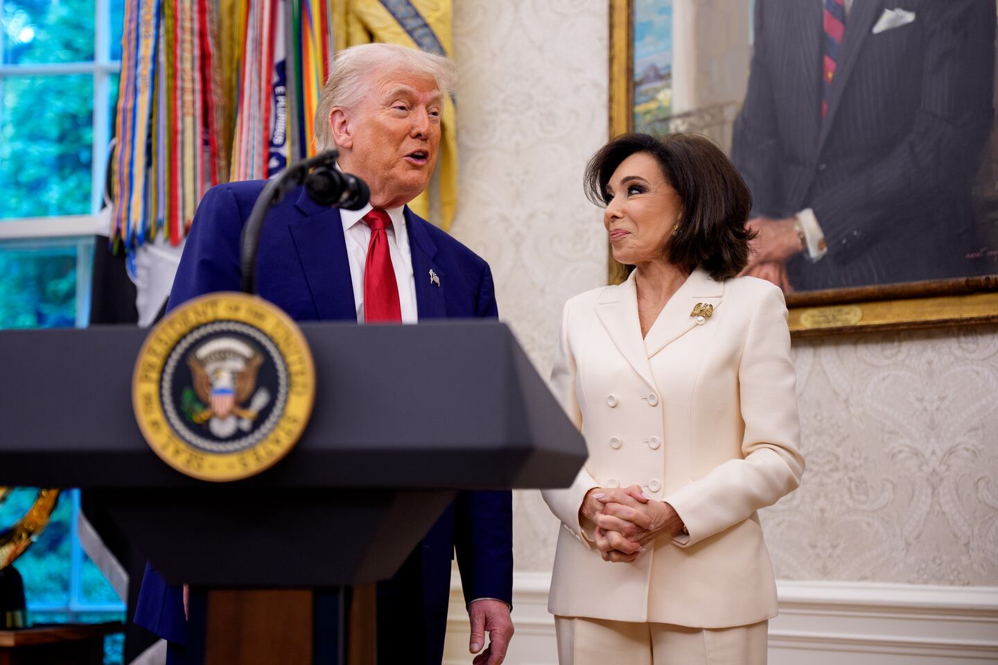 Jeanine Pirro’s Bombshell Text Skewering Fox Host Sean Hannity Revealed