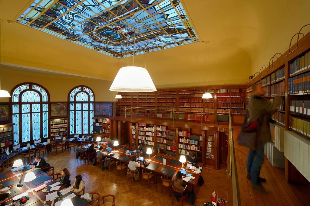 A Beautiful Art Deco Library is Hiding in the Shadow of a World-Famous ...