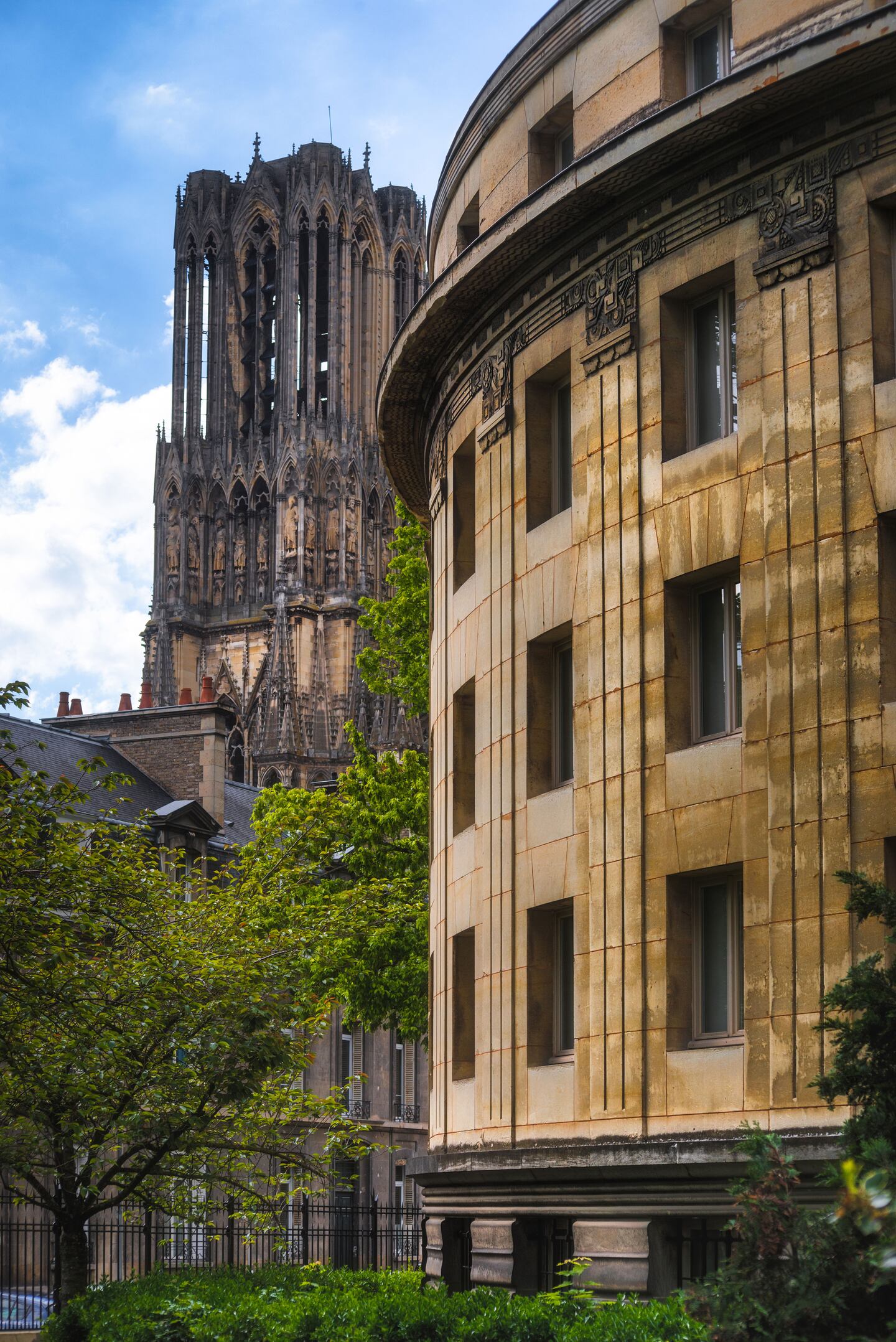 A Beautiful Art Deco Library is Hiding in the Shadow of a World-Famous ...