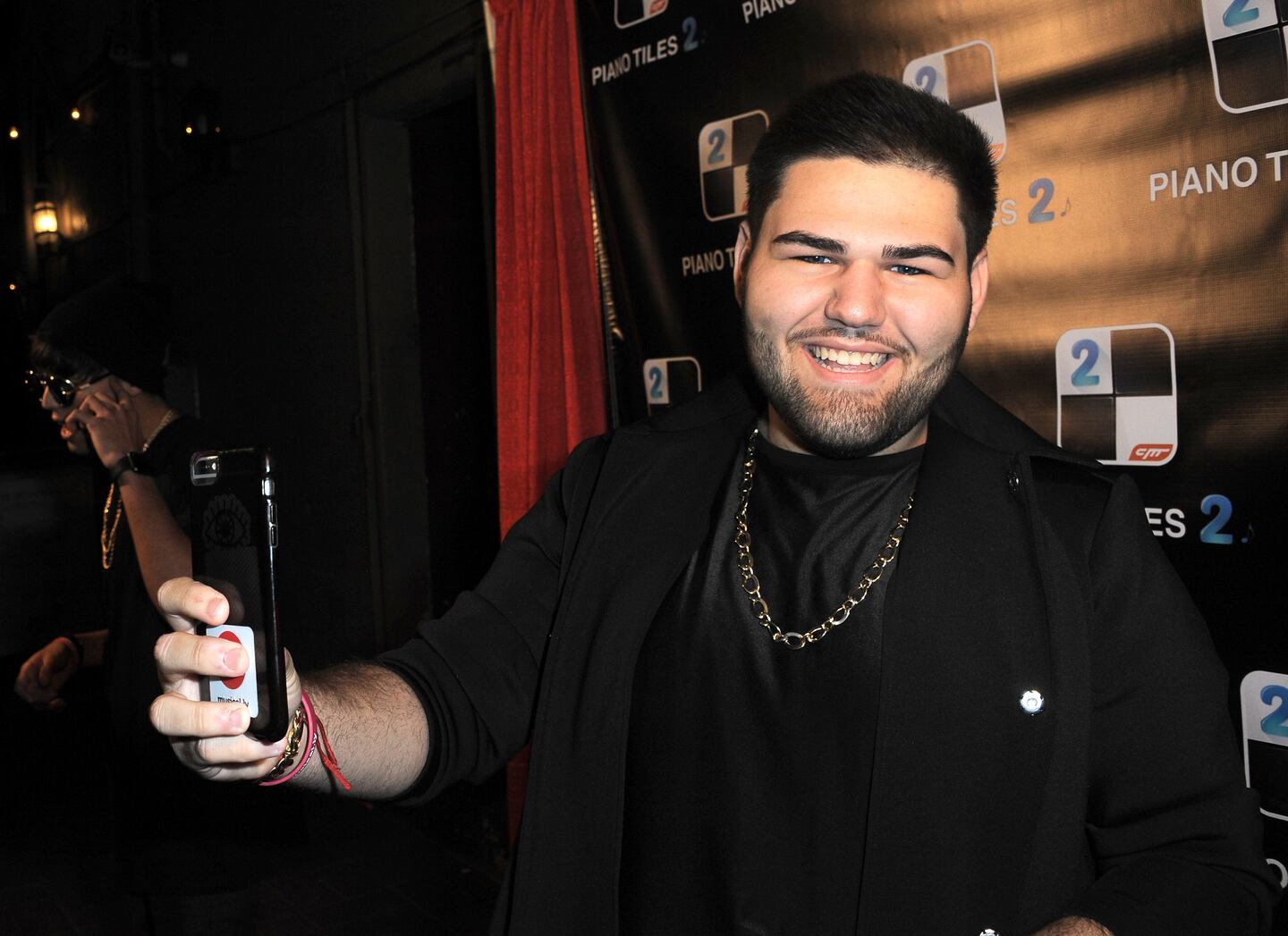 RFK Jr. Spends Day at Sea With Anti-Vaxxer Mommy Blogger and Boat Full ...