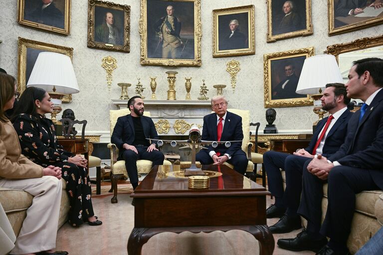 Trump Flies His ‘Gold Guy’ to Washington to Help With White House Makeover