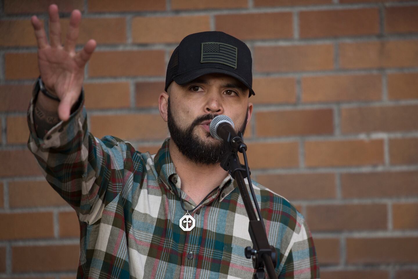 Conspiracy Theorist With Extremist Ties Joe Kent Confirmed as Donald ...