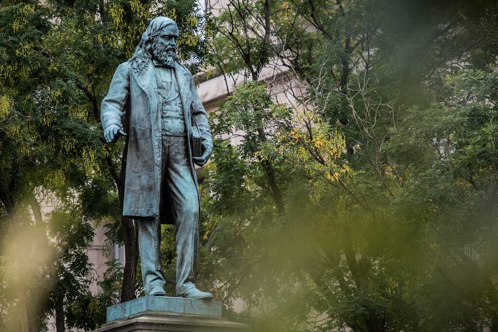 Donald Trump Puts Confederate Statue of Gen. Albert Pike Torn Down in ...