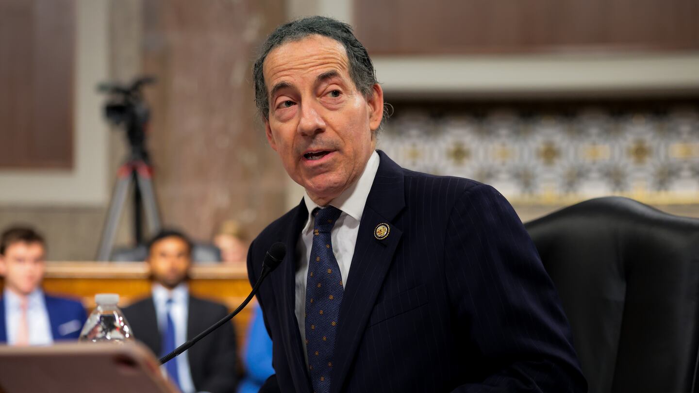 Dems Demand Answers on Ghislaine Maxwell’s Sweetheart Deal