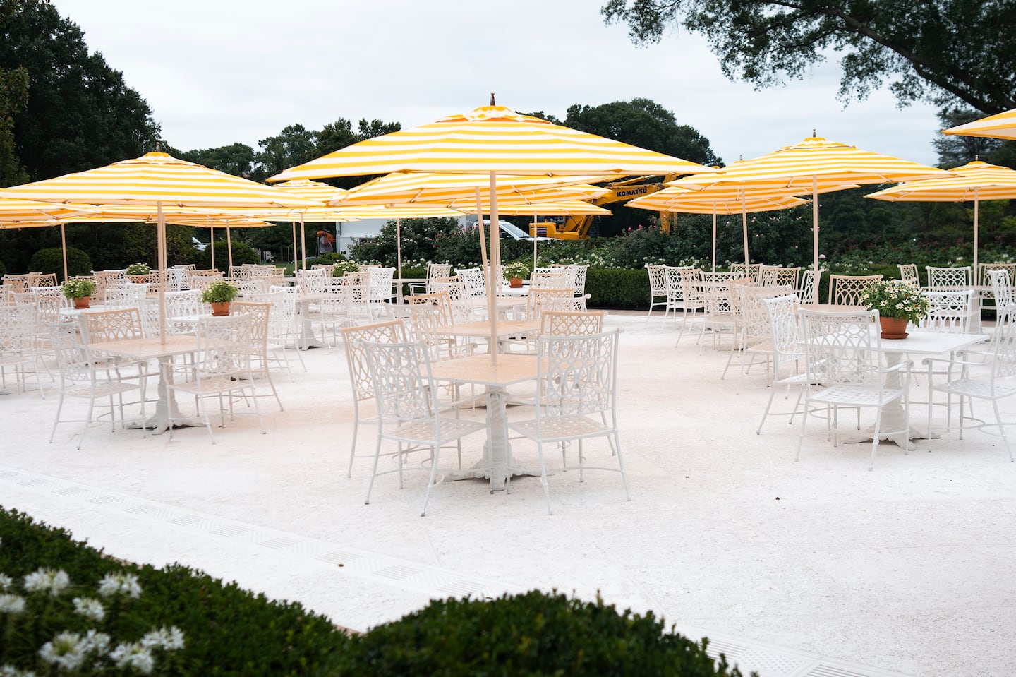 This Is How Trump’s Monstrous Ballroom Will Dwarf White House