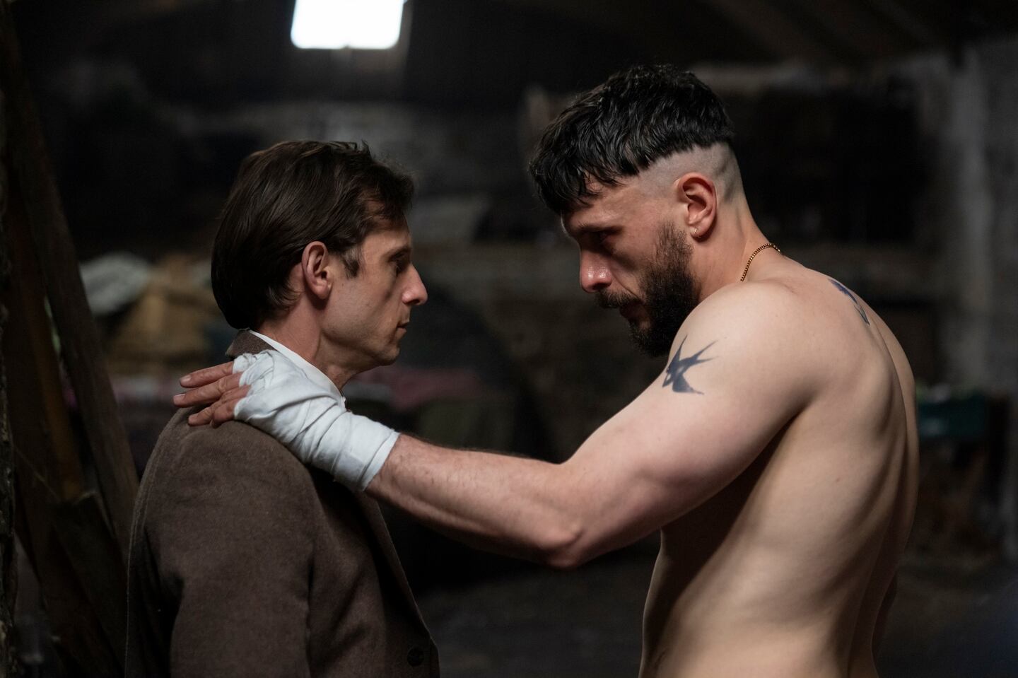 Ripped ‘Baby Reindeer’ Creator Richard Gadd Unrecognizable in New Show