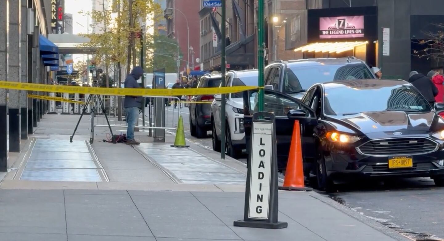 UnitedHealthcare CEO Brian Thompson Shot Dead Outside NYC Hotel in ...