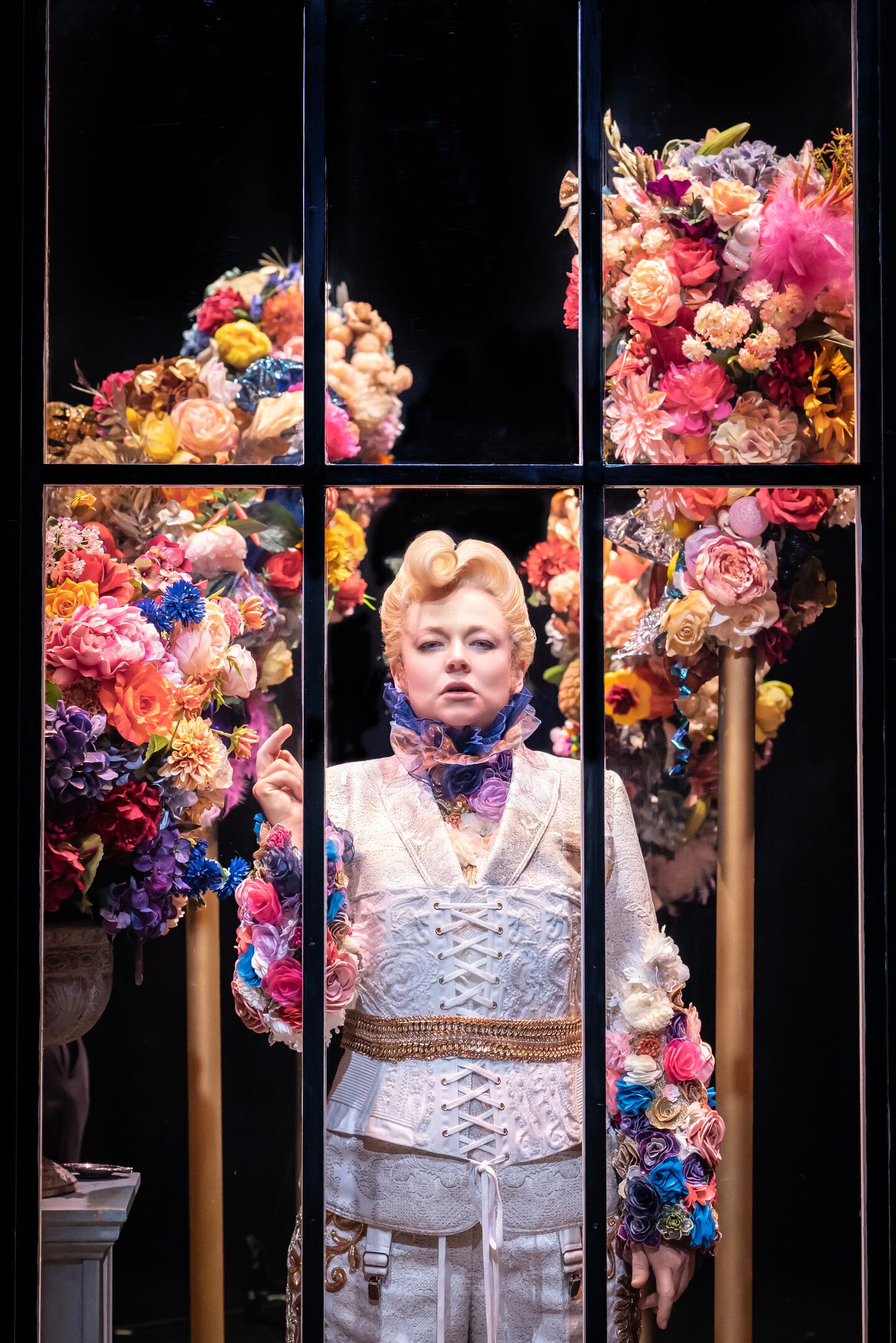 Review: Sarah Snook Stuns in Broadway’s ‘The Picture of Dorian Gray’
