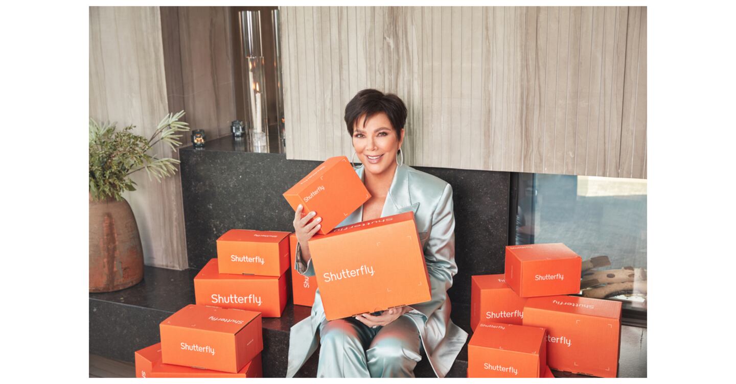 Kris Jenner Shutterfly Ad Pretends Kardashian Christmas Card Is Generic