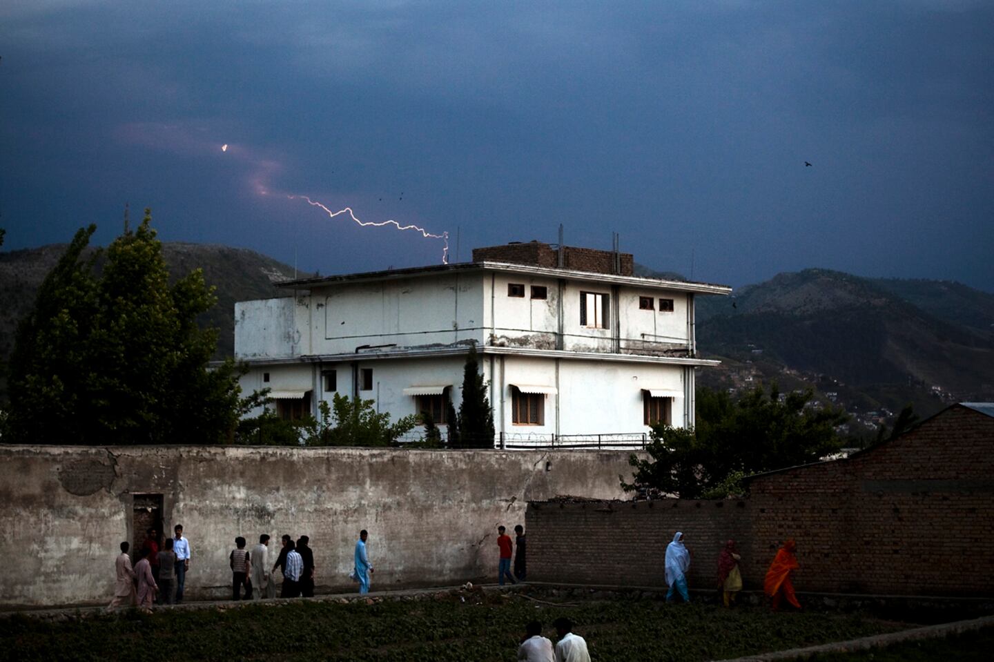 Nicolas Checque Slaying Part of Terrible Month for Navy SEALs in ...