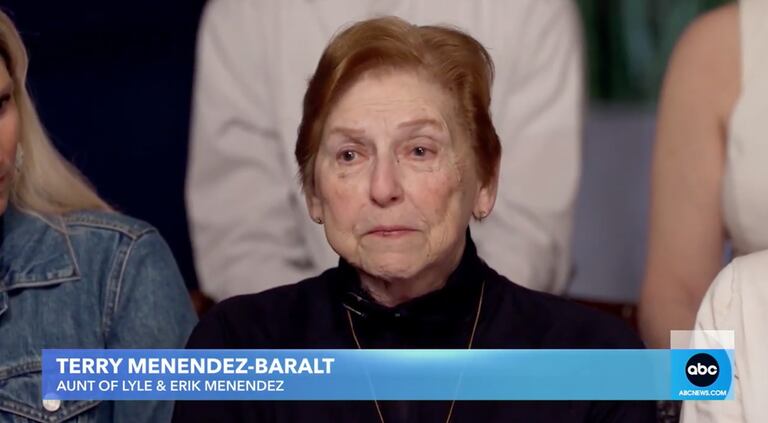 Menendez Brothers’ Aunt Collapses After Grim Crime Scene Photos Shown ...